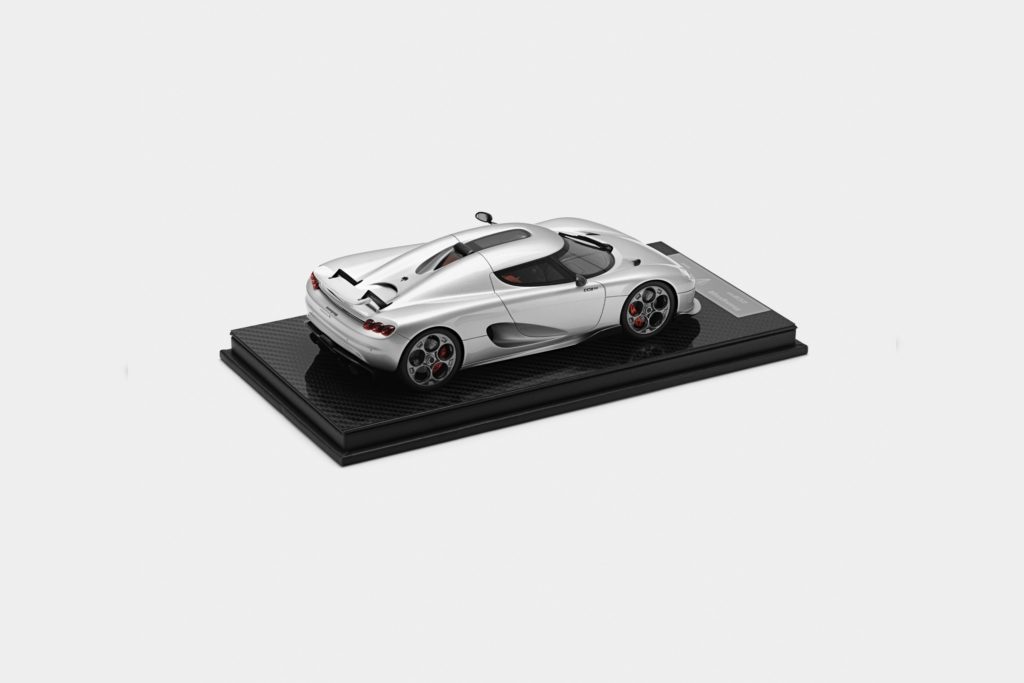 Scale Model - CC850 Moon Silver 1:18 | Koenigsegg Gear